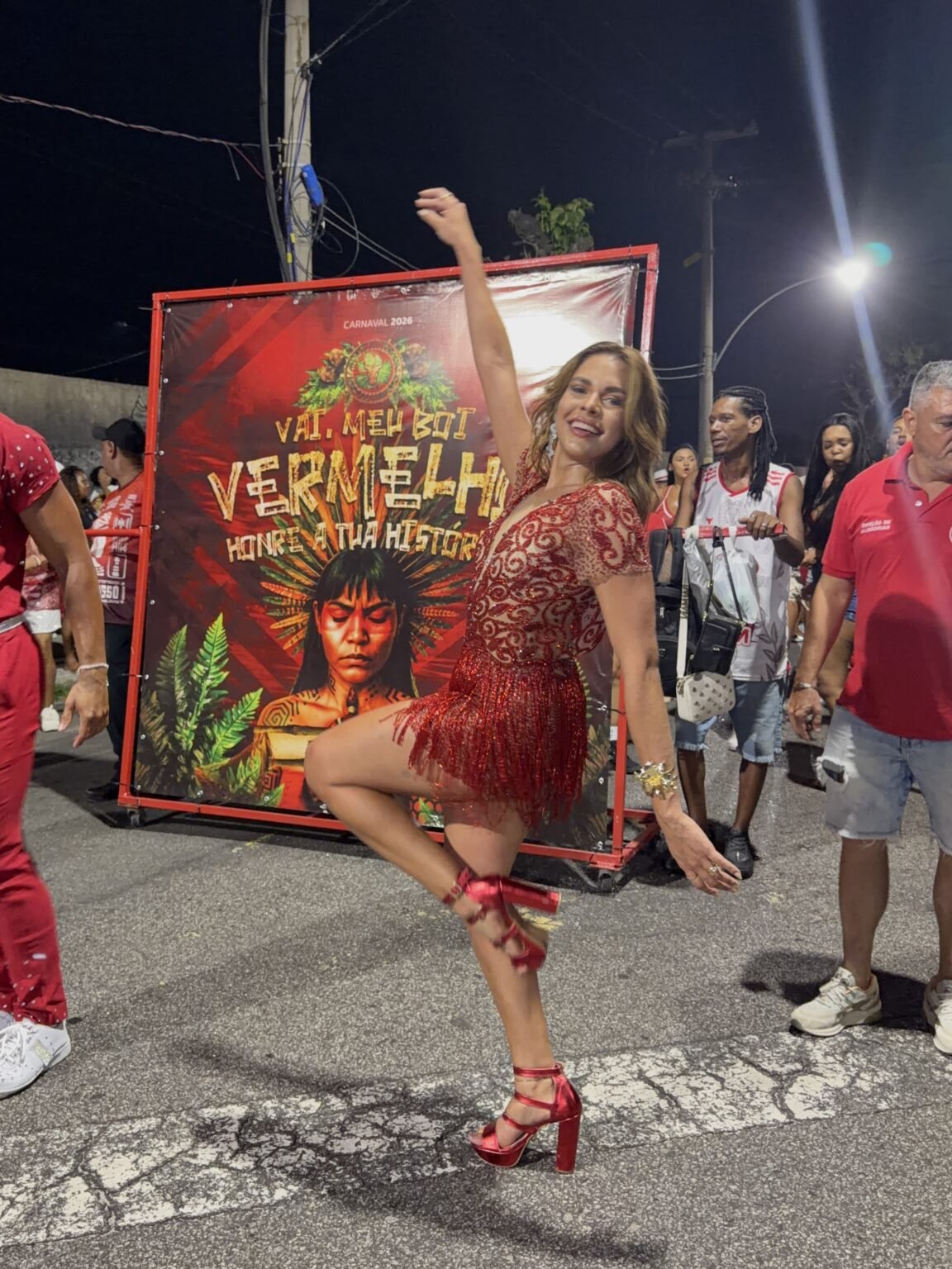 Teresa Rachel debuts at Rio Carnival with Unidos de Padre Miguel